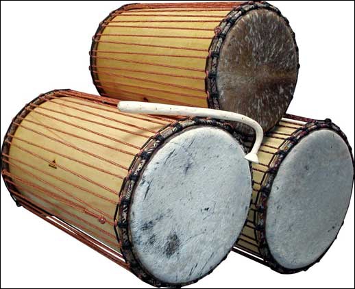 Dum dum, vieil instrument à percussion – Total music