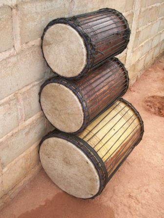 Dum dum, vieil instrument à percussion – Total music